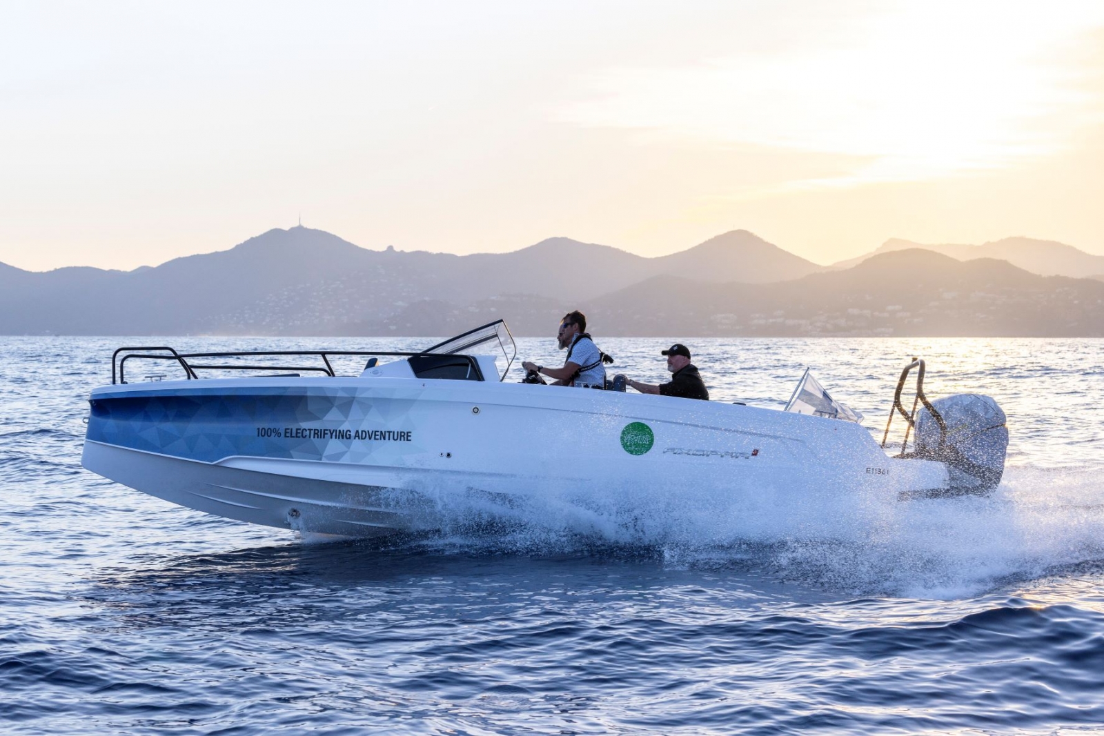 Electric Axopar 25 Prototype