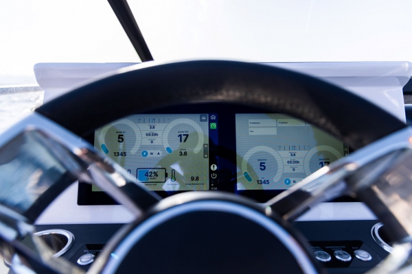 Electric Axopar 25 Prototype