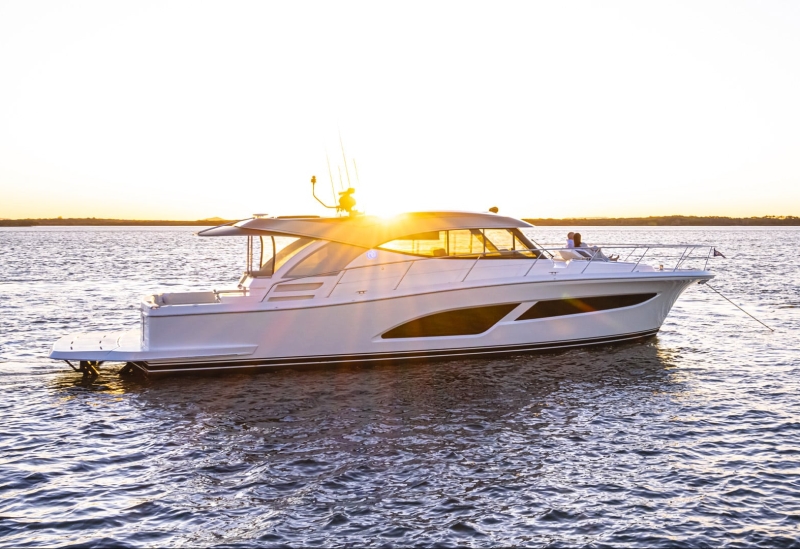 Riviera 465 SUV - Freedom Marine Inc