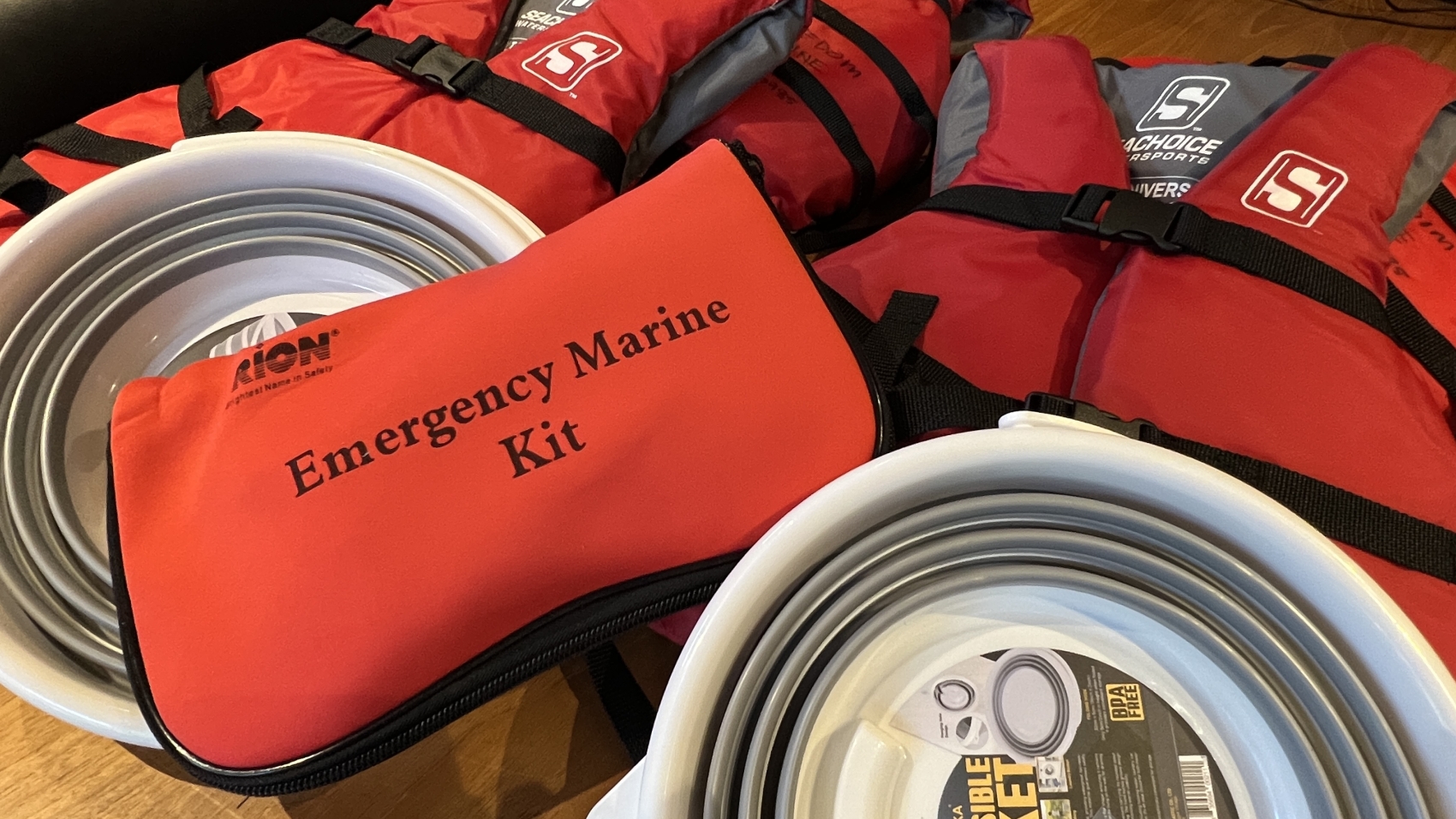 What's in Your Ditch Bag? - Freedom Marine Inc