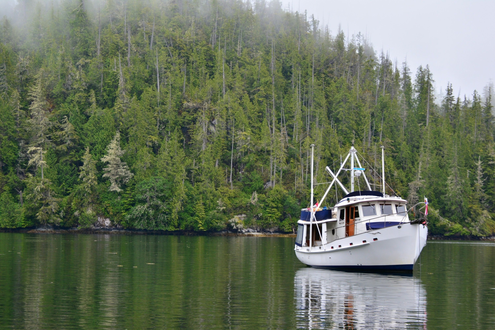 Monday Anchorage, Tracey Island - Freedom Marine Inc